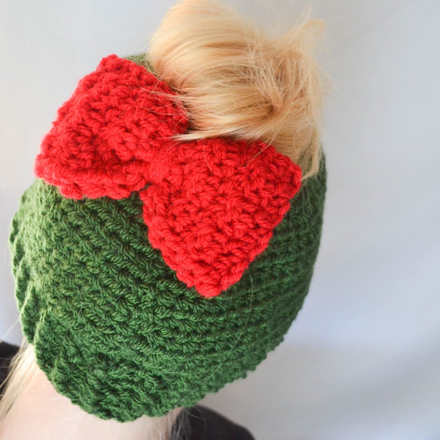 How to Crochet a Bow in 4 Sizes- Free Pattern - Amelia Makes