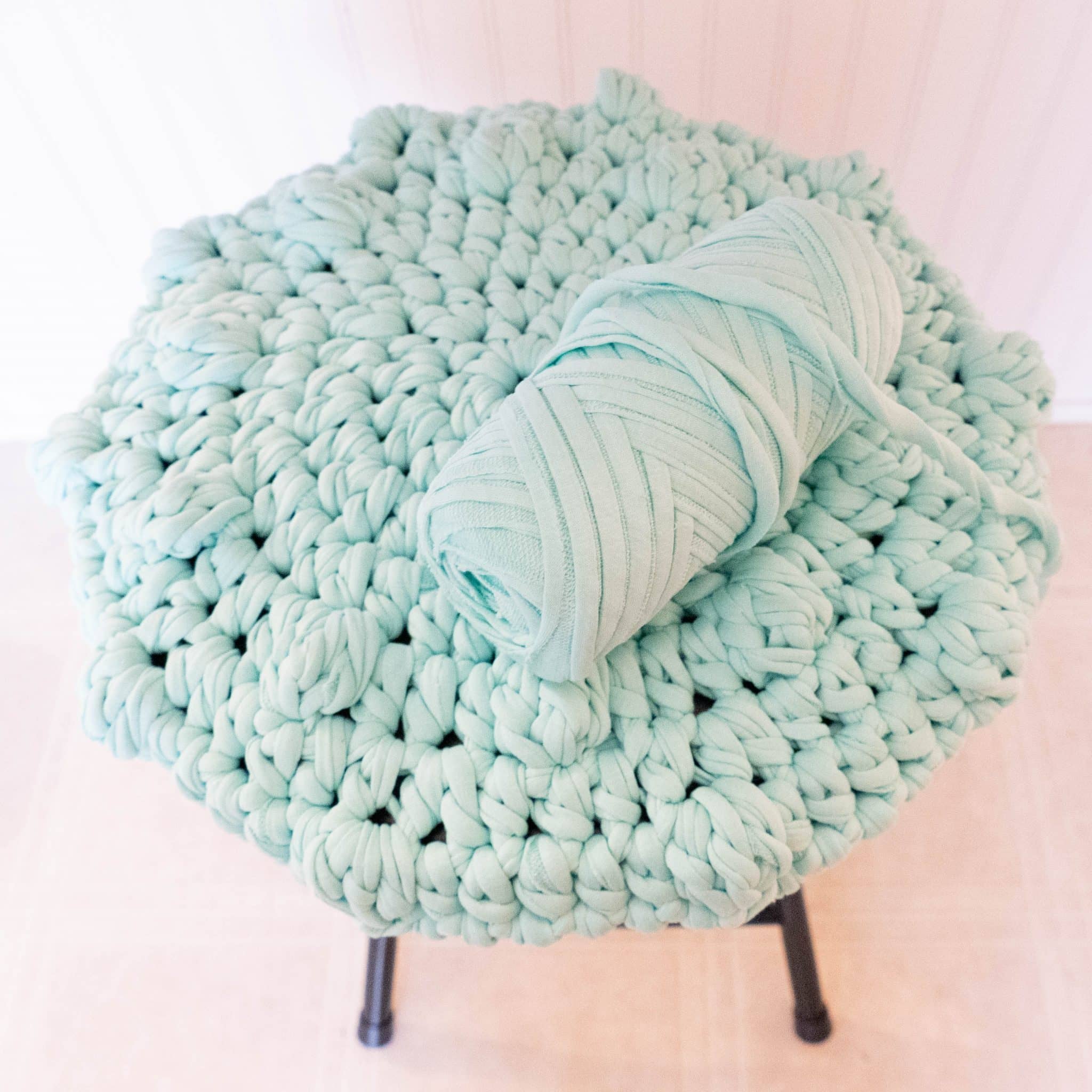 Quick Bobbled Crochet Stool Cover- Free Pattern + Video