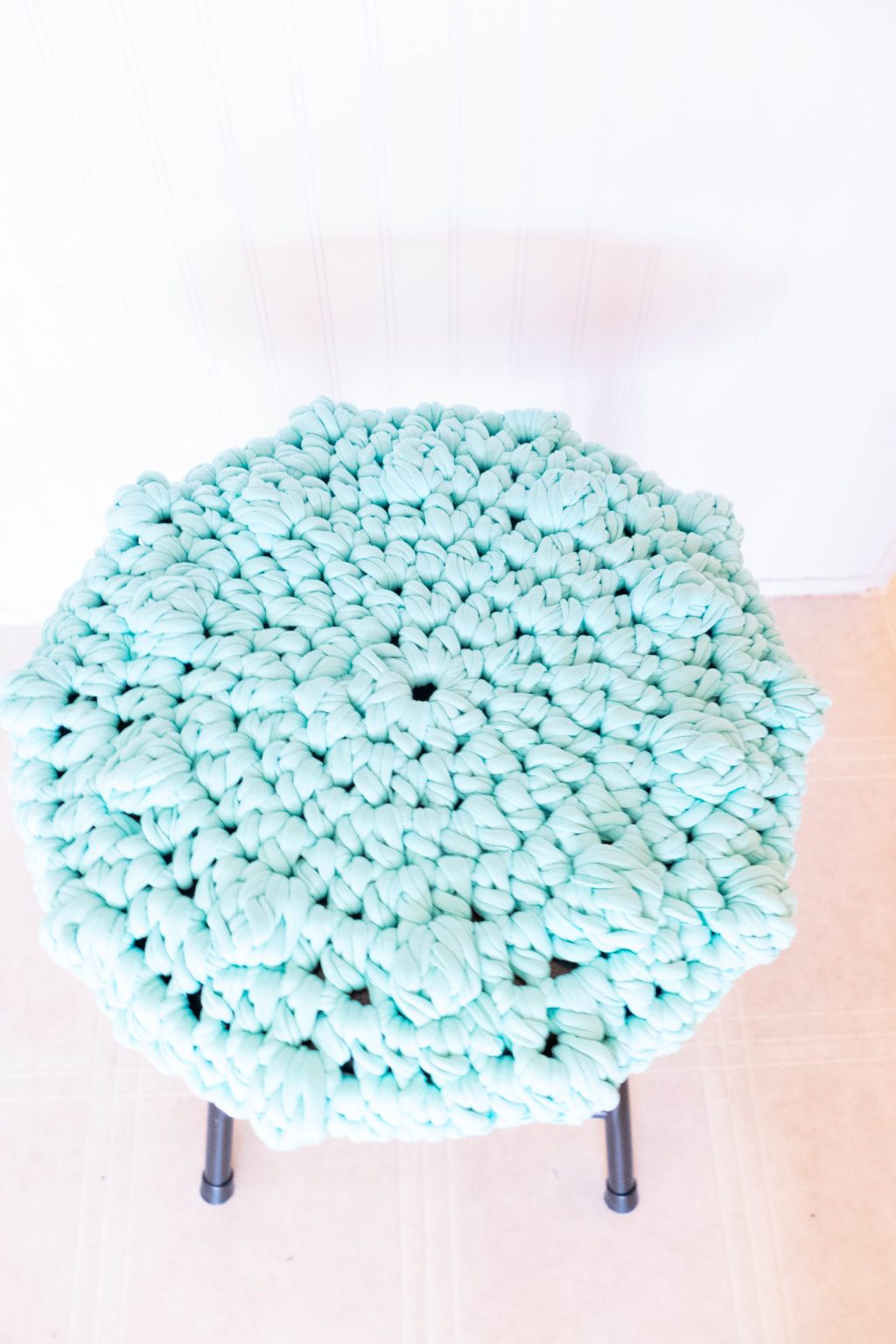 Quick Bobbled Crochet Stool Cover- Free Pattern + Video