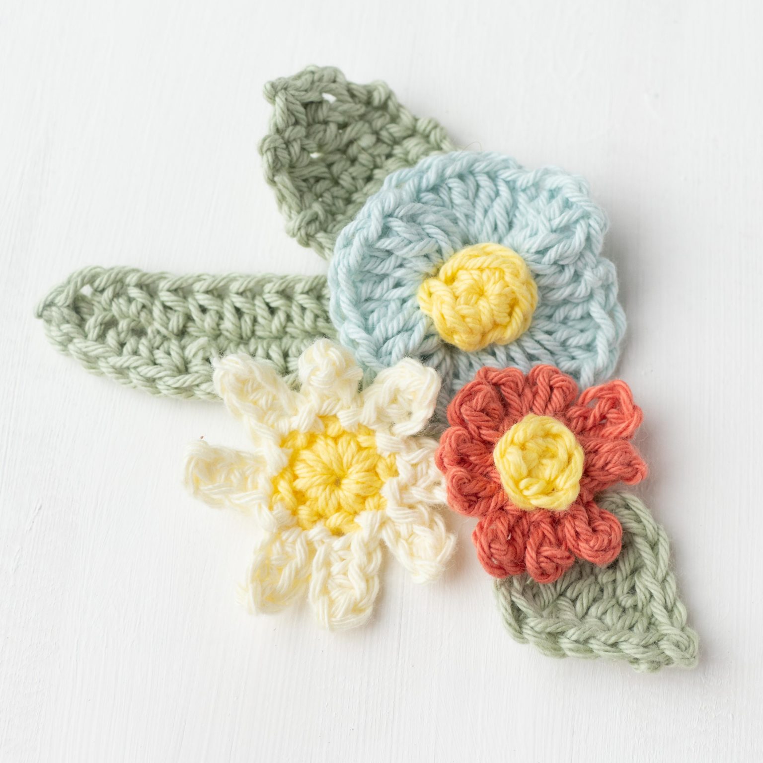 Crochet Ruffle Flower- A Quick Five Minute Free Pattern - Amelia Makes