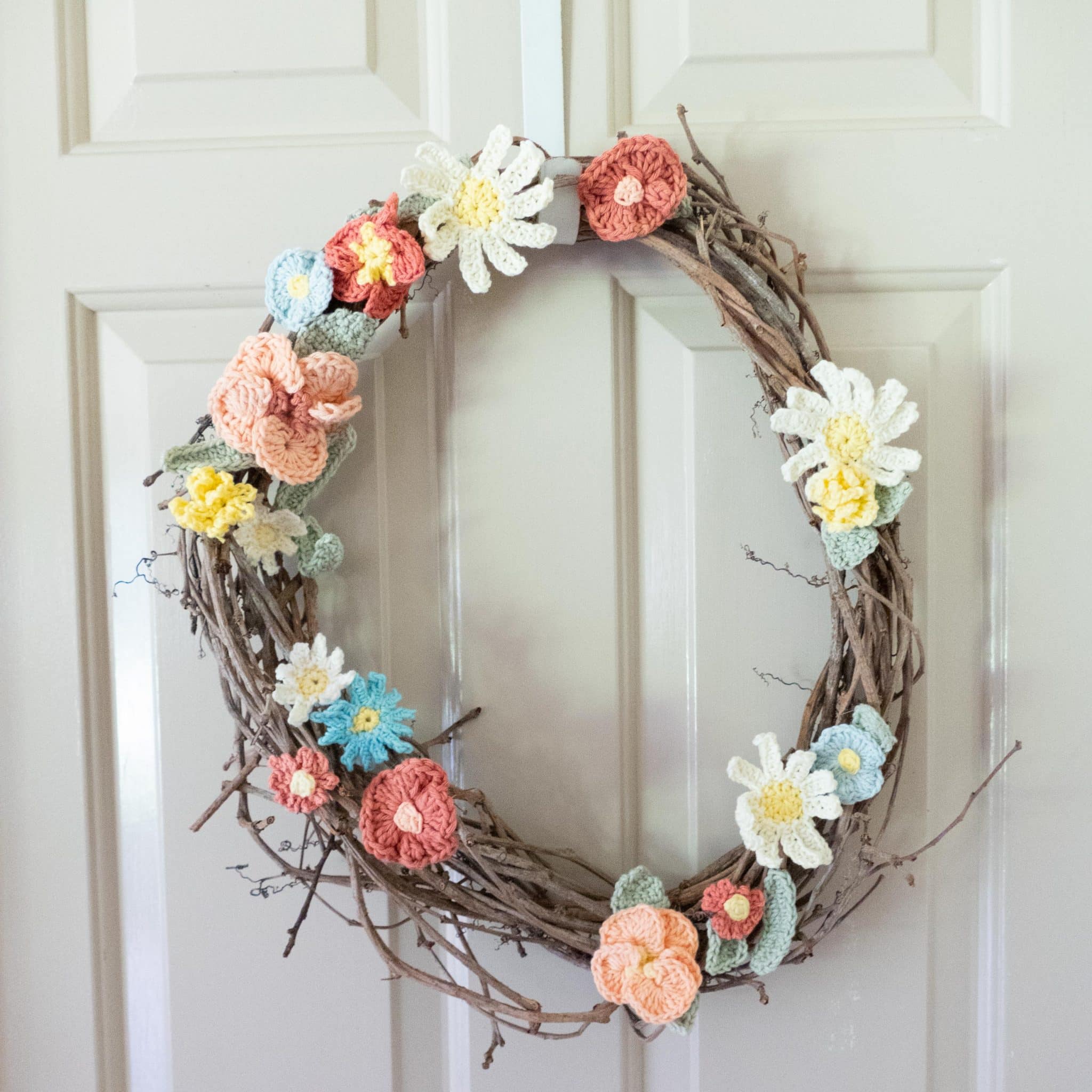 Crochet a Floral Wreath for Spring and Summer - Amelia Makes