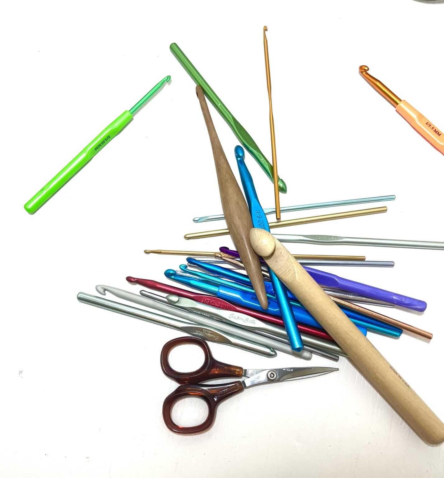 Crochet your own Hook Organizer-Free Pattern and Video - Amelia Makes