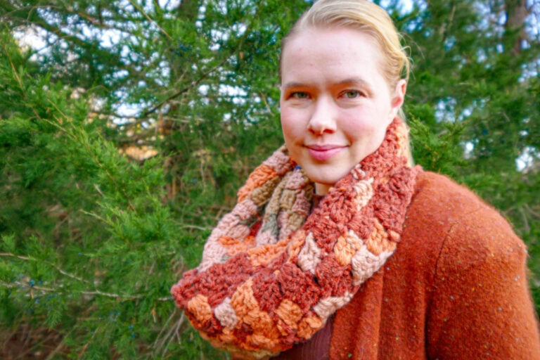 Crochet Corner-to-Corner Temperature Scarf Pattern + Video Tutorial