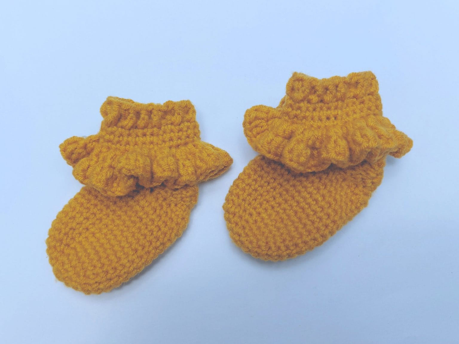 Crochet Adorable Baby Socks With Ruffles - Free Pattern - Amelia Makes