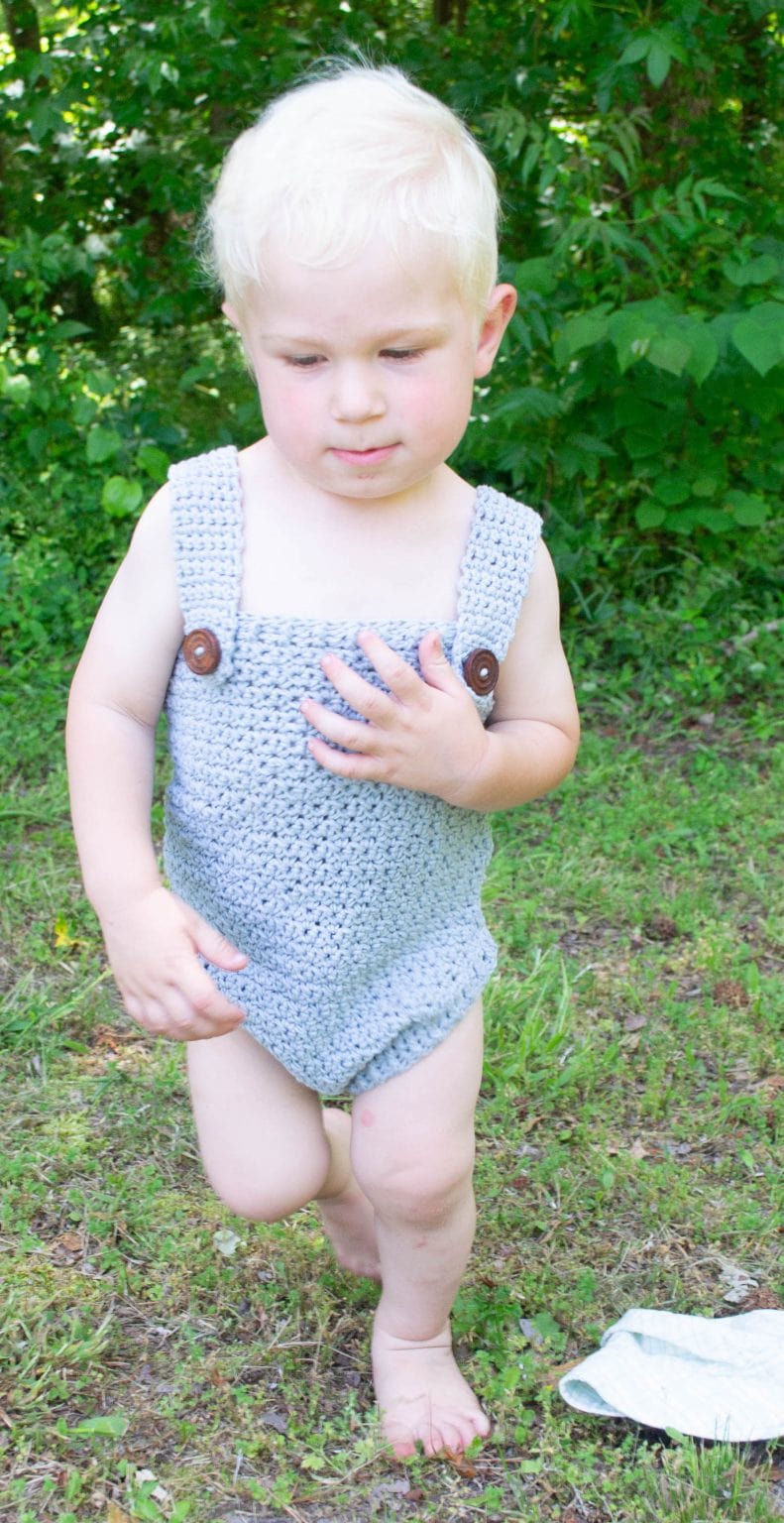 A Simple Crochet Baby Onesie - Free Pattern