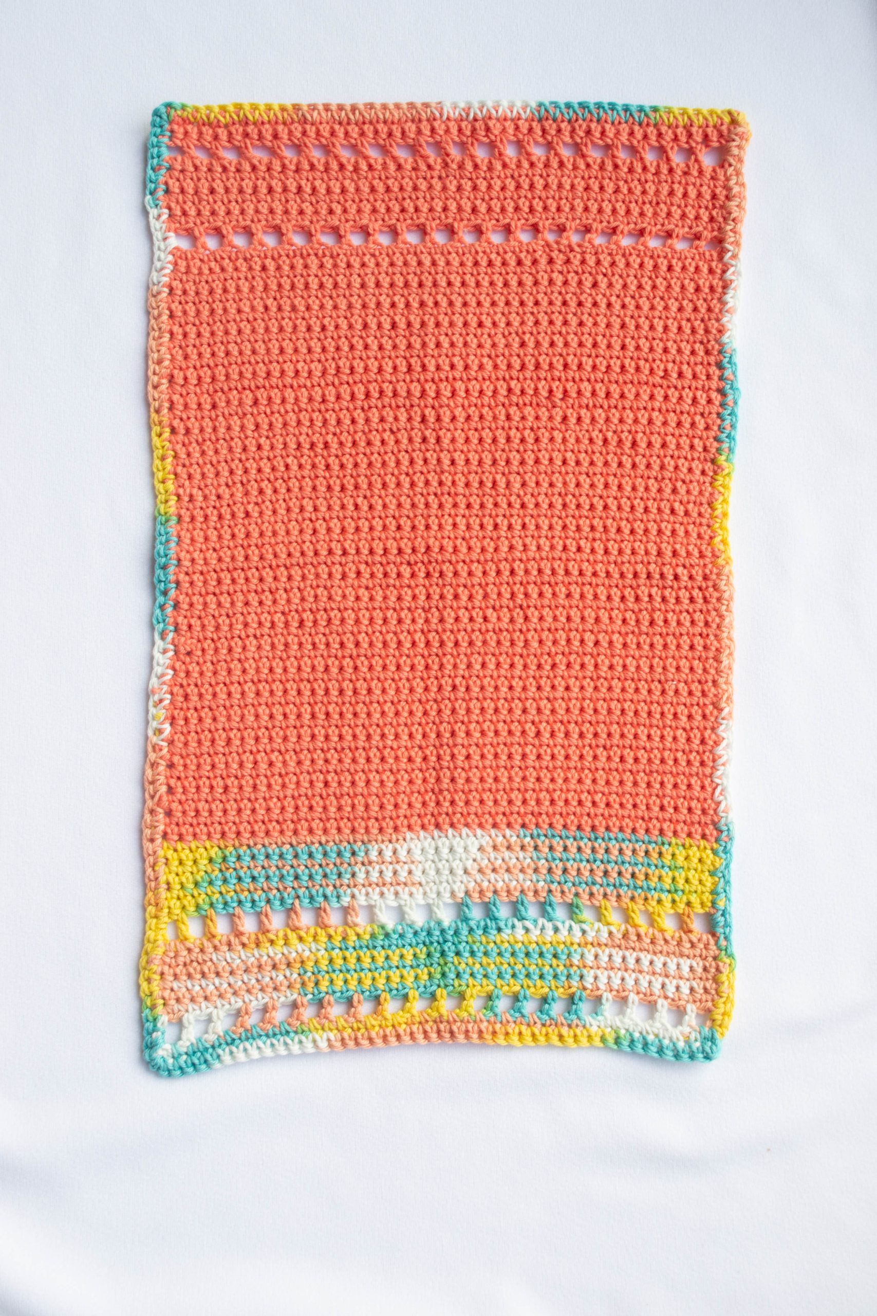 The Trevi Hand Towel- Free Crochet Pattern - Amelia Makes