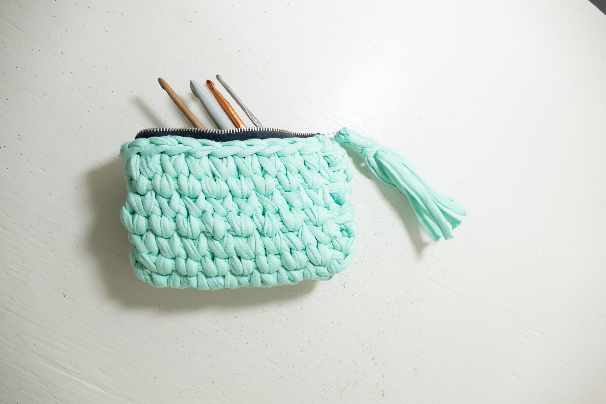 Crochet Pouch With Zipper - Free Pattern + Video Tutorial - Amelia Makes