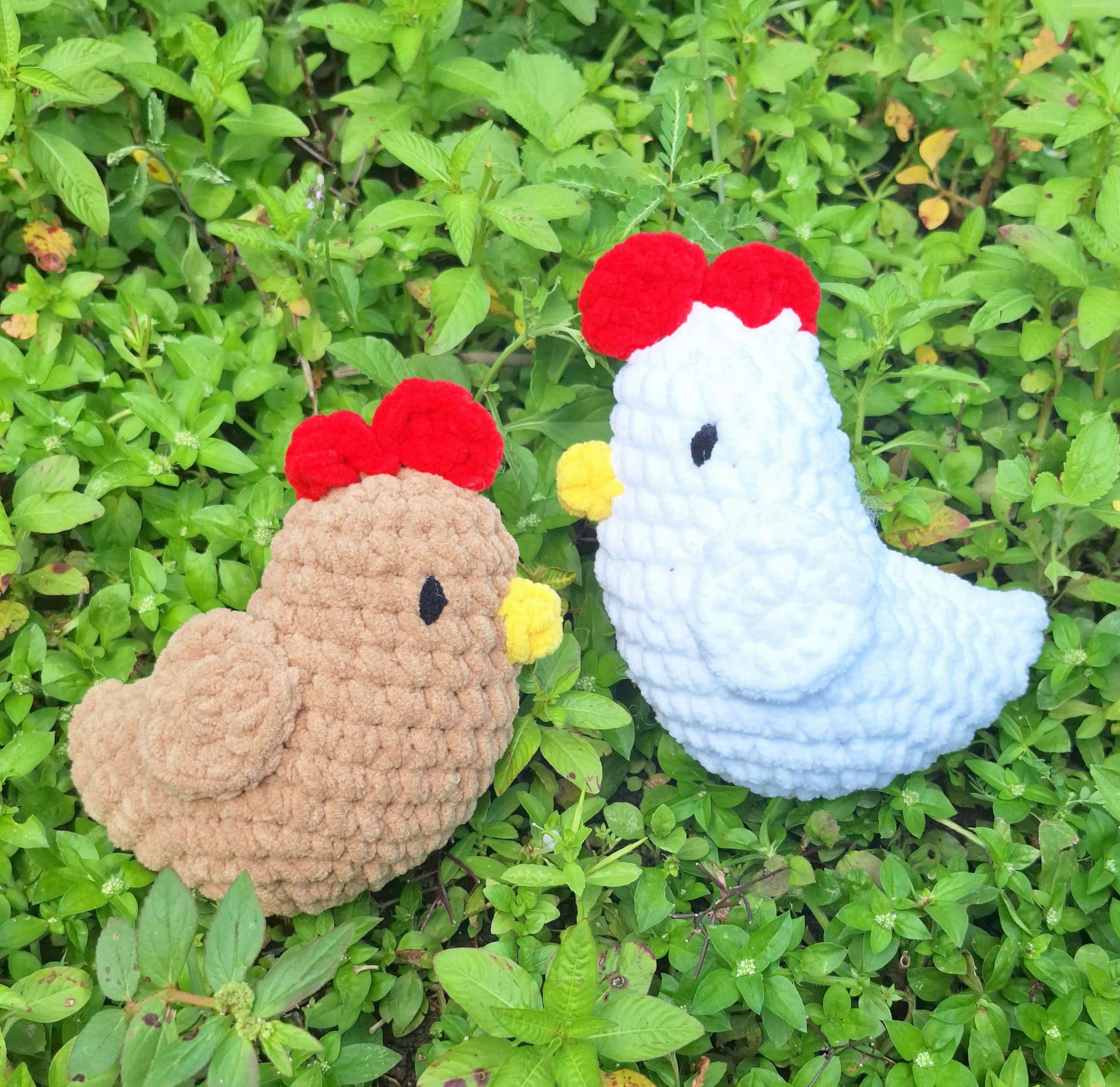 Crochet An Easy Amigurumi Chicken - Free Pattern - Amelia Makes